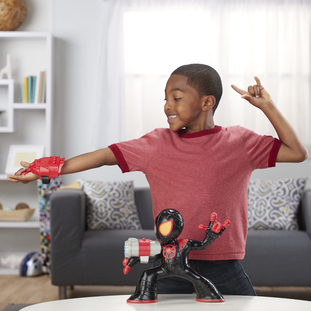 Figura Shock Strike Miles Morales Spider-Man Marvel