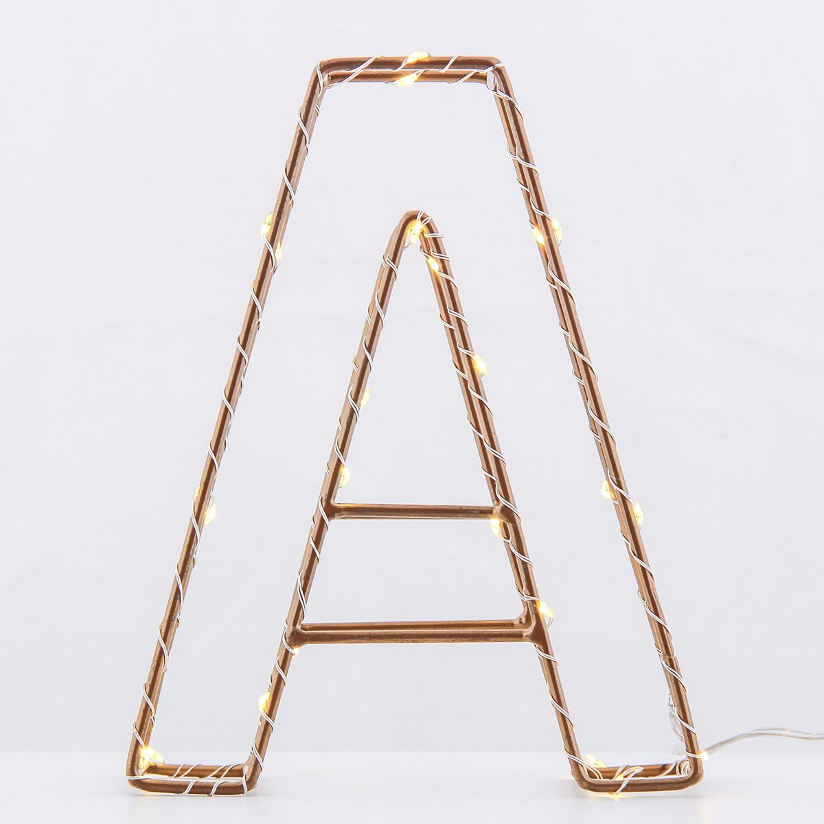 Letra decorativa con luz "A"