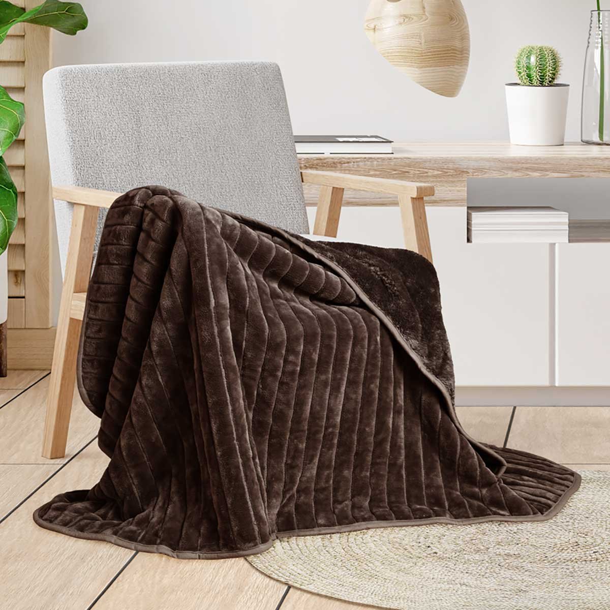 Frazada Emotions Textura con Borrega Chocolate Mink