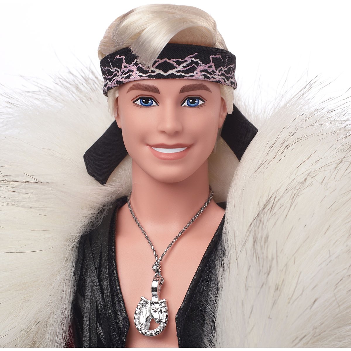 Preventa - Ken Abrigo Blanco, Edición Especial de Barbie la Película Mattel