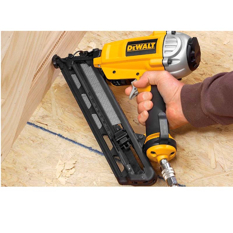 Clavadora Neumatica 2 In Calibre 18 Dwfp12231 Dewalt