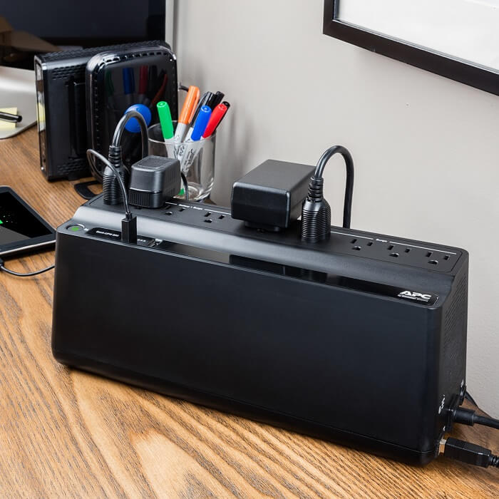 No Break APC Back-Ups BE850M2-LM 850VA 450W 120V 9 Contactos