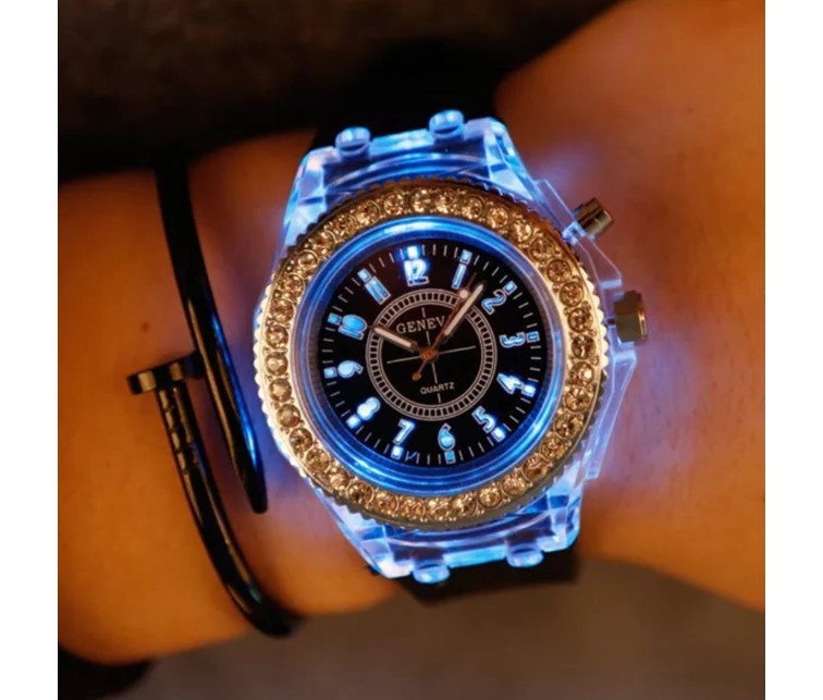 Reloj Luminoso Led Rgb Regalo Luces Multicolor incluye Caja