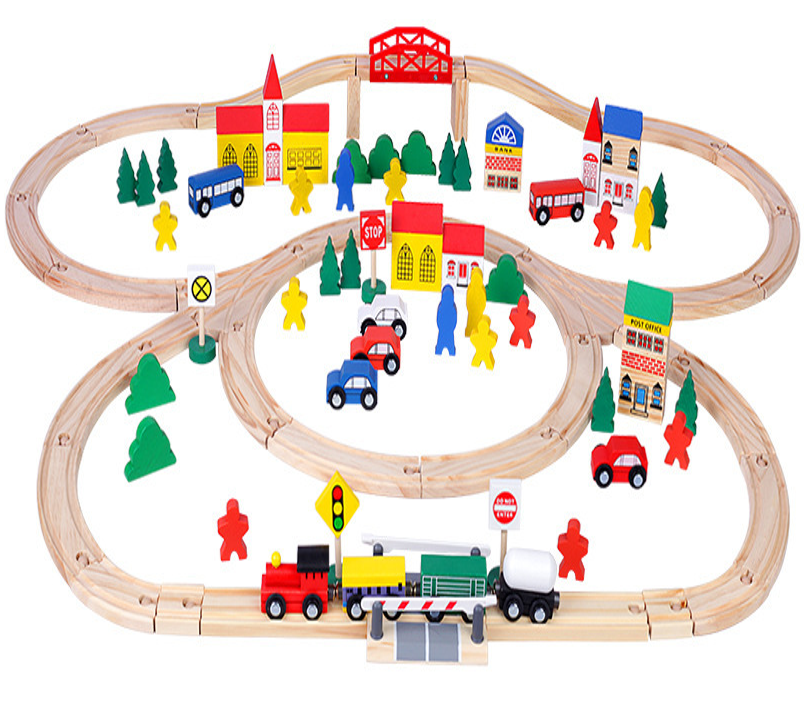 Tren de madera con 100 piezas