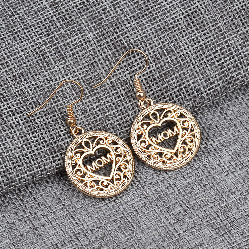 Aretes calados "Corazón Mom" dorados circulares
