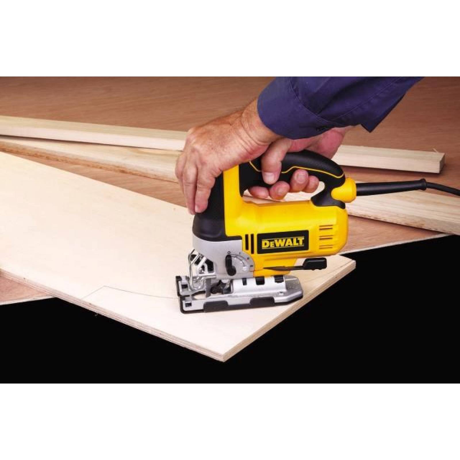 Sierra Caladora Orbital DEWALT DW300 B3 500W