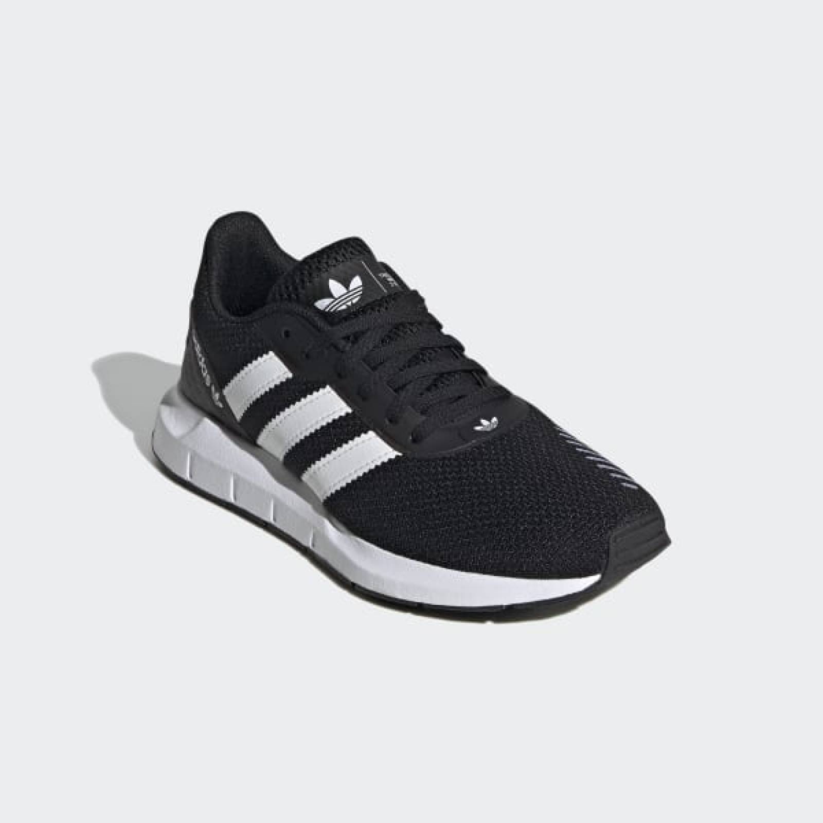 TENIS SWIFT RUN RF DAMA ADIDAS FW1705 NEGRO