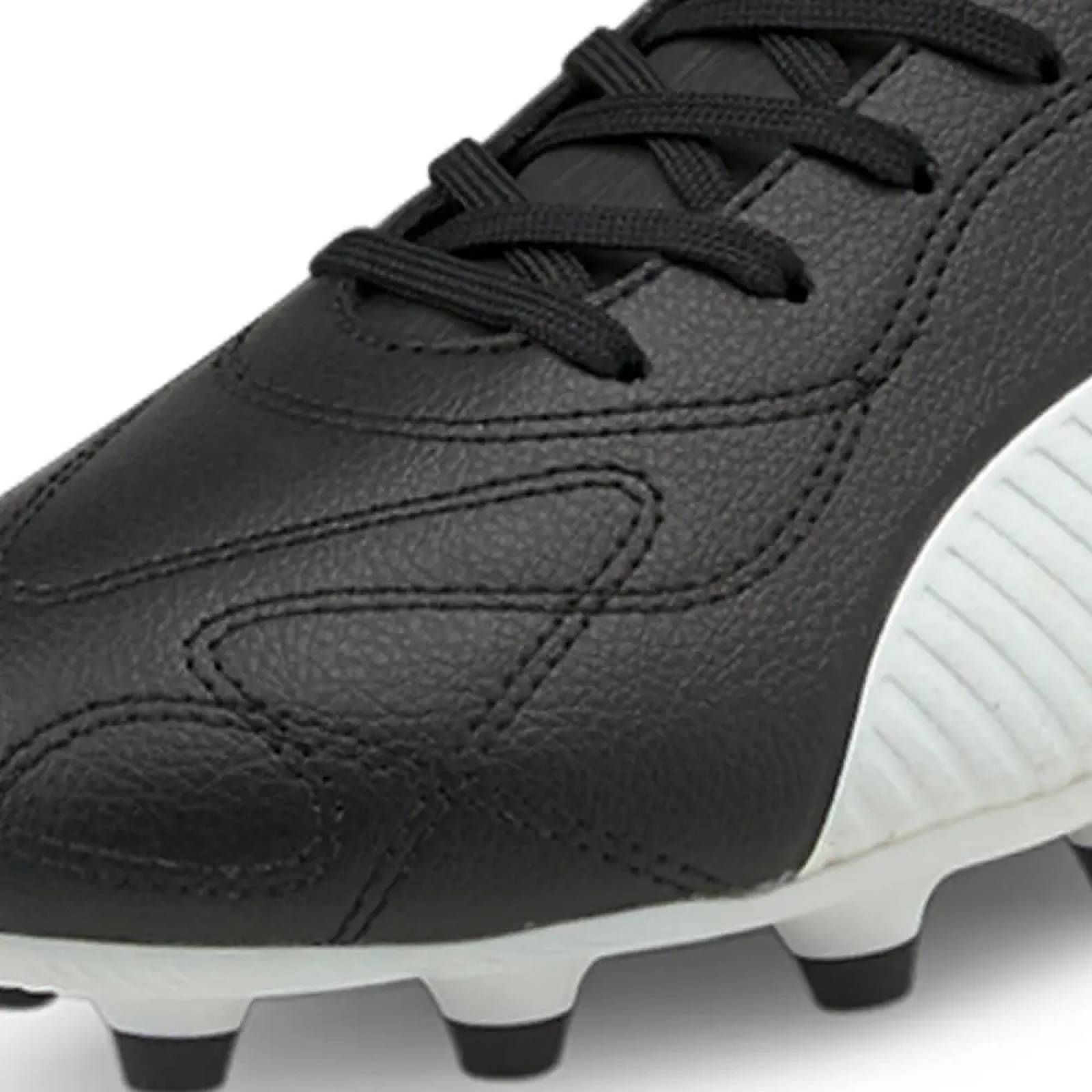 Tenis de futbol / tacos caballero blanco/negro Puma modelo 5901