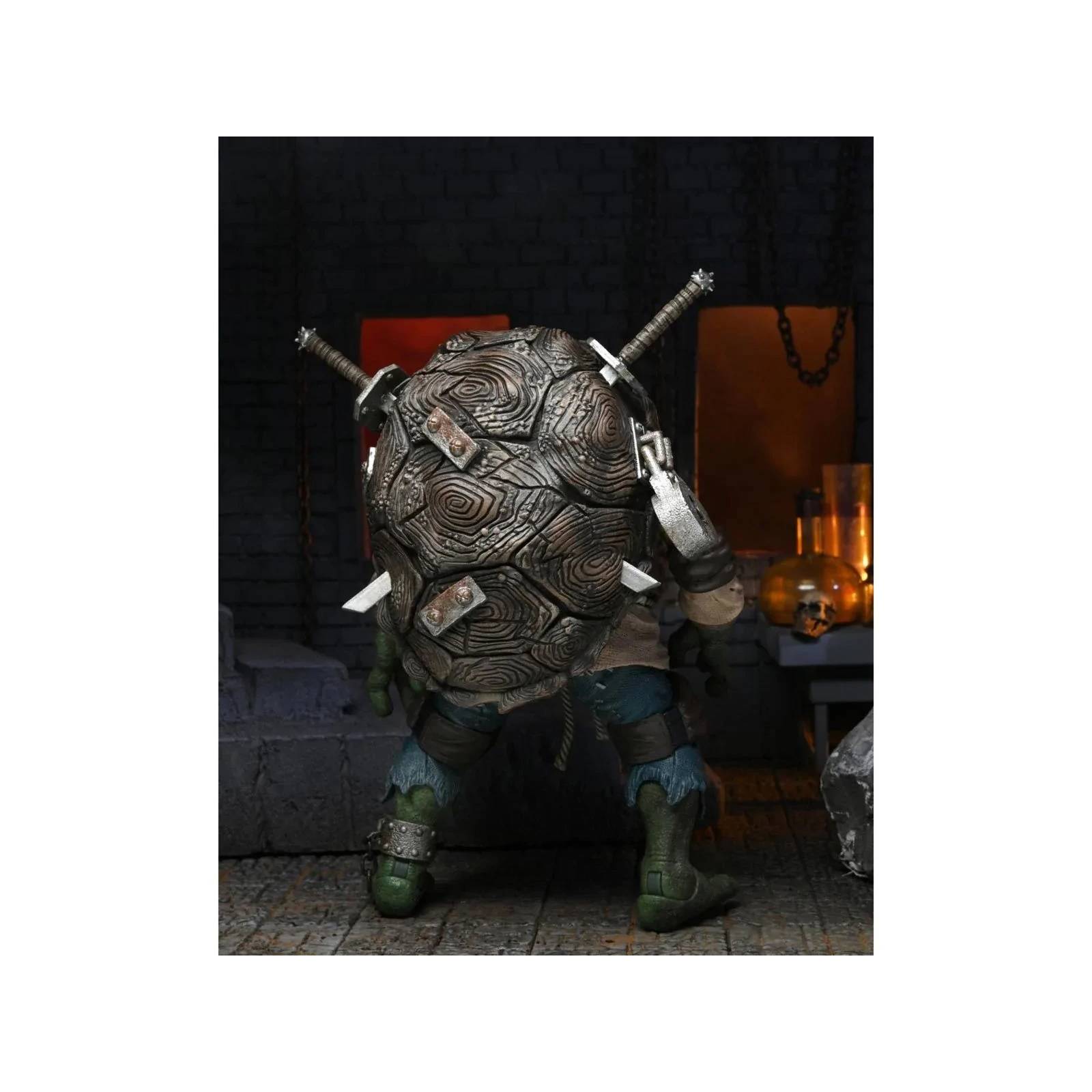 Figura Neca: Universal Monsters TMNT - Leonardo como Igor