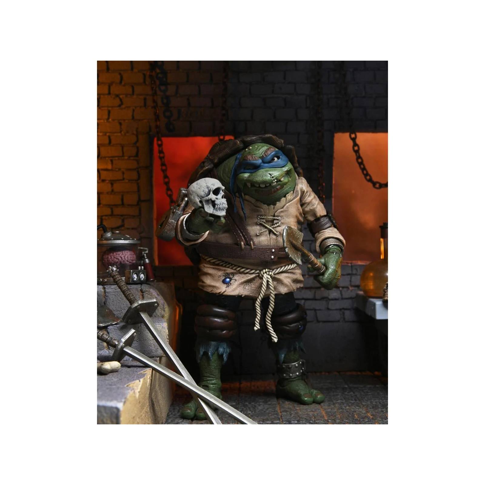 Figura Neca: Universal Monsters TMNT - Leonardo como Igor