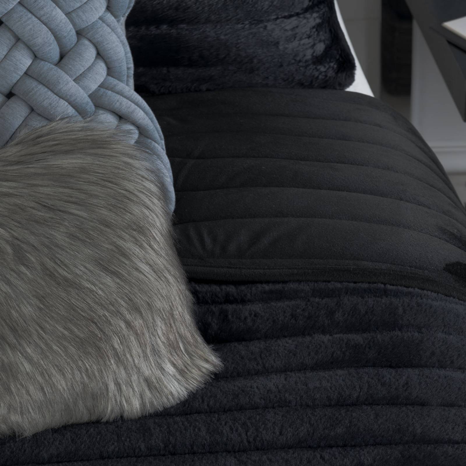 Edredón King Size Mega Invernal Luxus Velvet + Fundas Azabache ESQUIMAL